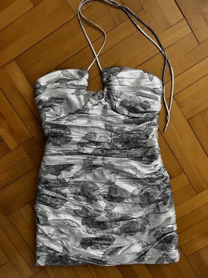 Zara srebrna haljina sa naborima