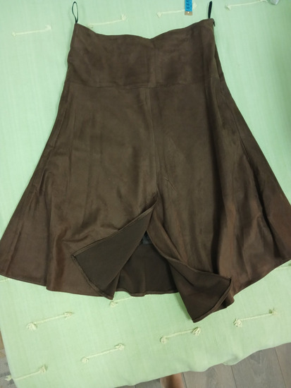 Braon suknja od spandeksa (M)