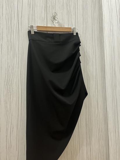 crna midi suknja