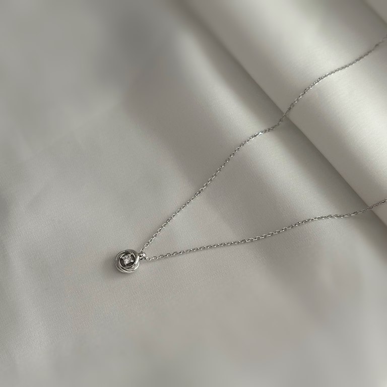 Ogrlica sa jednim dijamantom 0.03 Vs-Gh, belo zlato