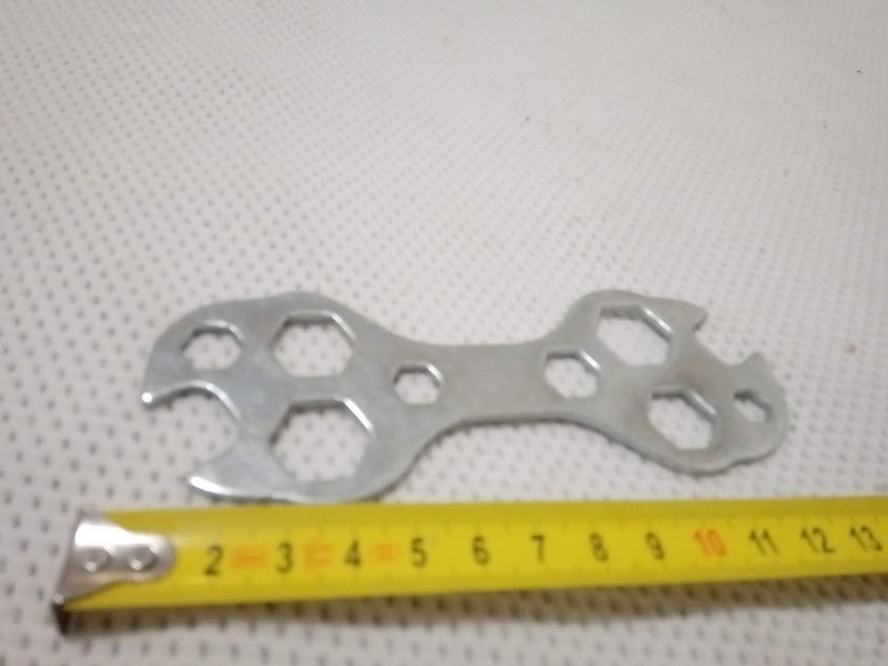 KLJUČ ZA BICIKLU-10 U 1-DUŽINE OKO 13,3cm