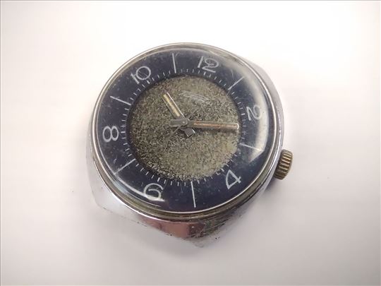 Sovjetski ručni sat "Raketa"