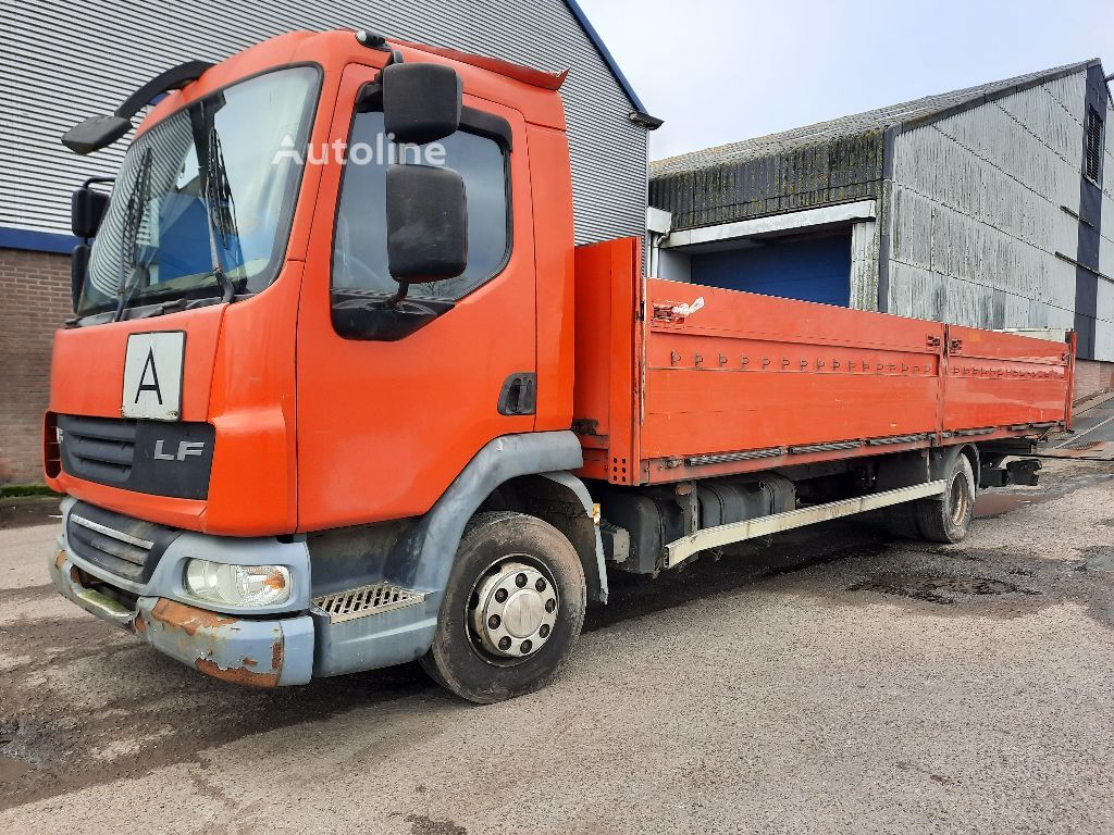 DAF LF45.220 kamion s ravnom platformom