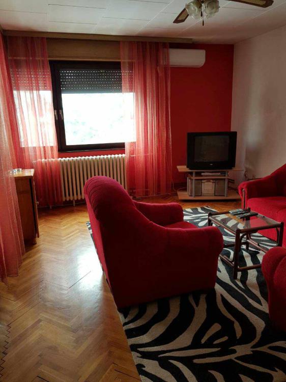 Na prodaju stan u Ćupriji u zgradi sa liftom