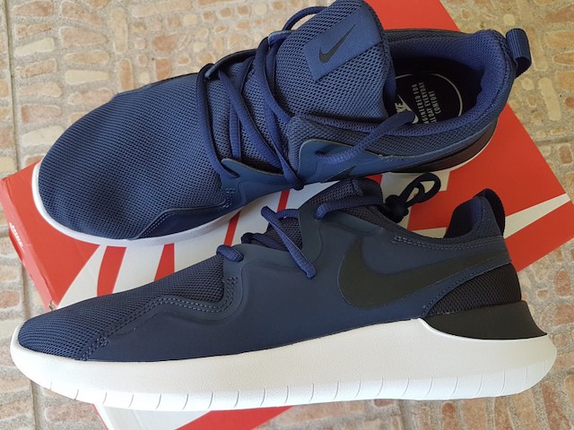 Nike Tessen EUR 44 Original Snizeno