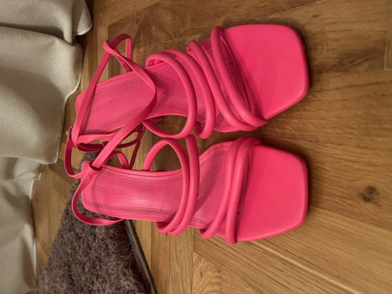 Pink sandale