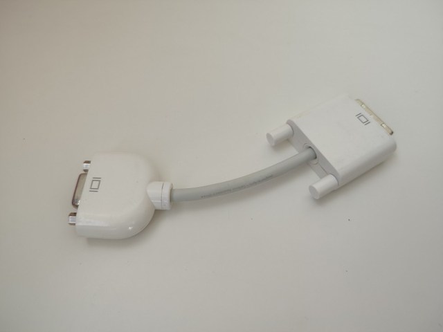 Apple DVi to VGA Display Adapter