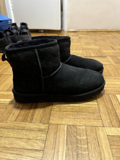 UGG cizme