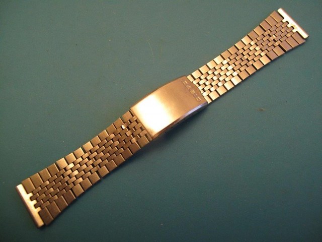 CASIO metalna narukvica sa muški sat