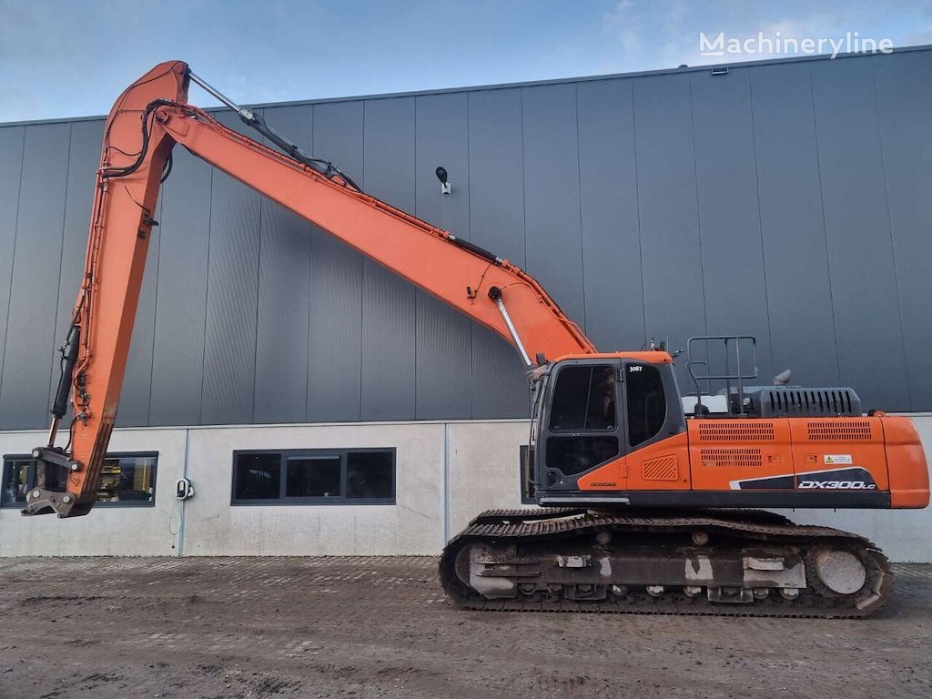 Doosan DX300LC-5 bager guseničar