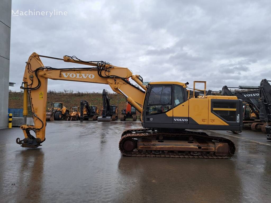 Volvo EC250ENL bager guseničar