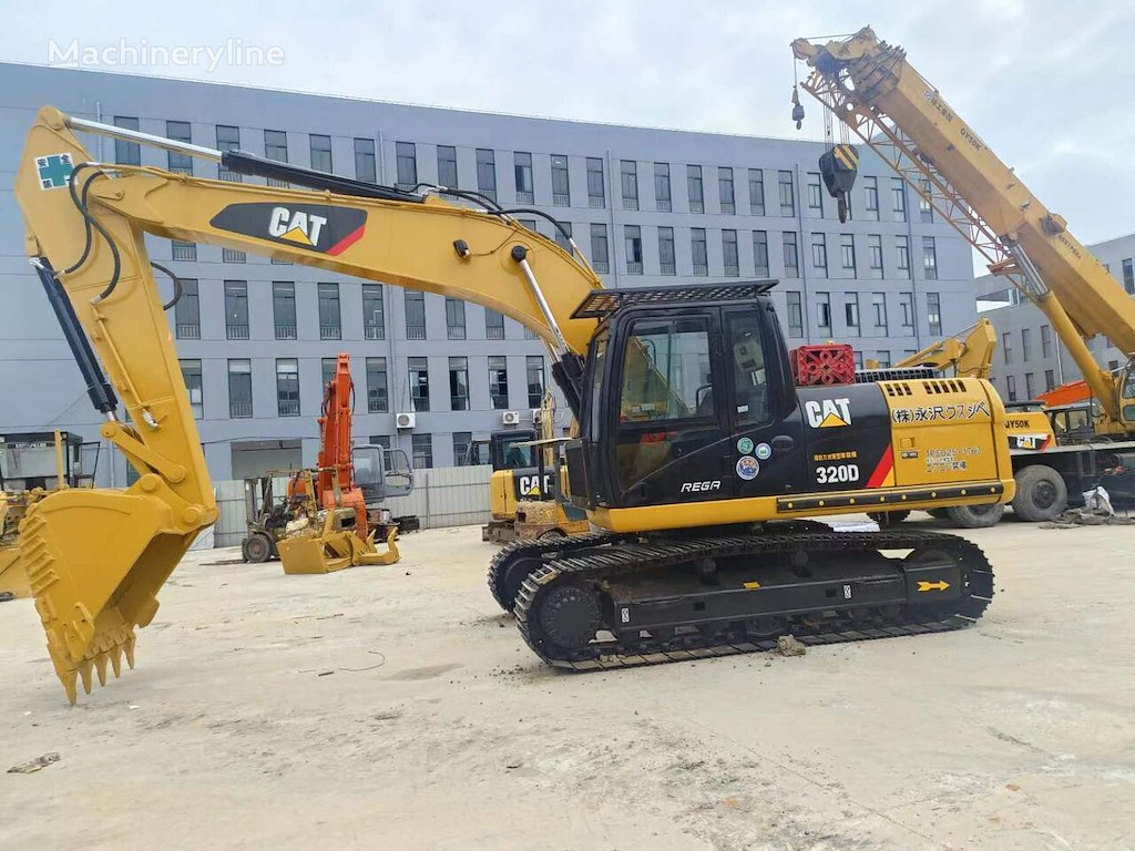 Caterpillar 320D bager guseničar