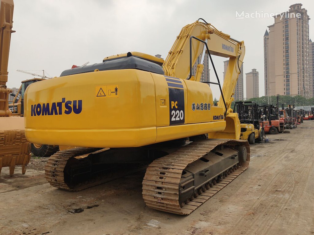 Komatsu PC200 excavator from Japan and Komatsu pc220 bager guseničar