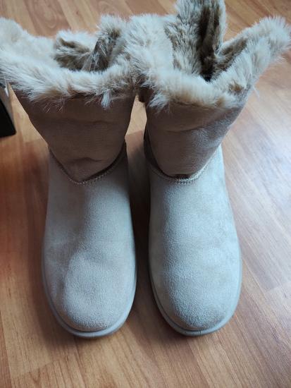 UGG novo