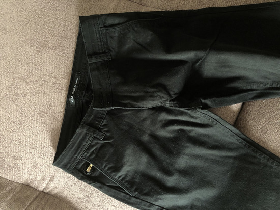 Crne pantalone i helanke set