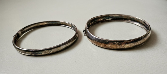 Vintage set od dve bangl srebrne narukvice
