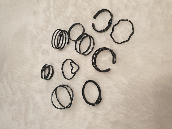 Set crnog prstenja