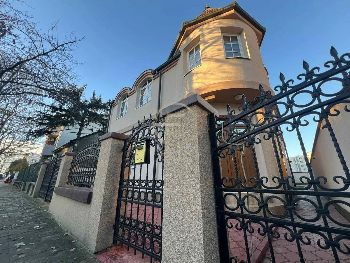 Prodaja, kuća, 168m2, Bulevar patrijarha Pavla, Novi Sad, Novi Sad
