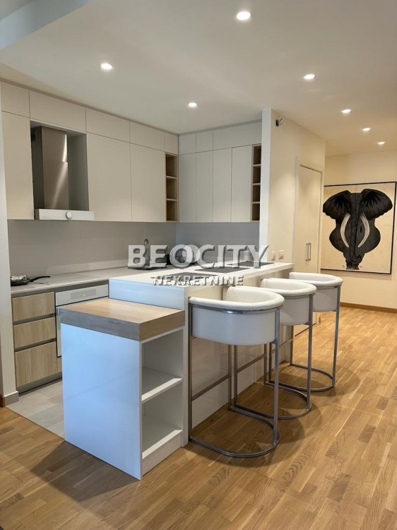 Trosoban stan, 90 m2, Centar, Hercegovačka ID: 105188