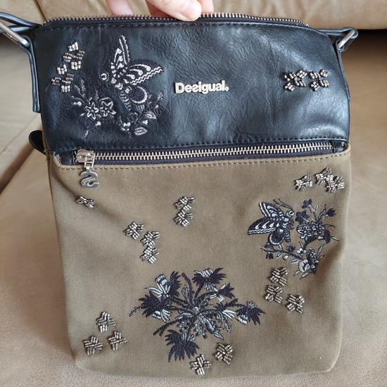 Desigual maslinasta torba