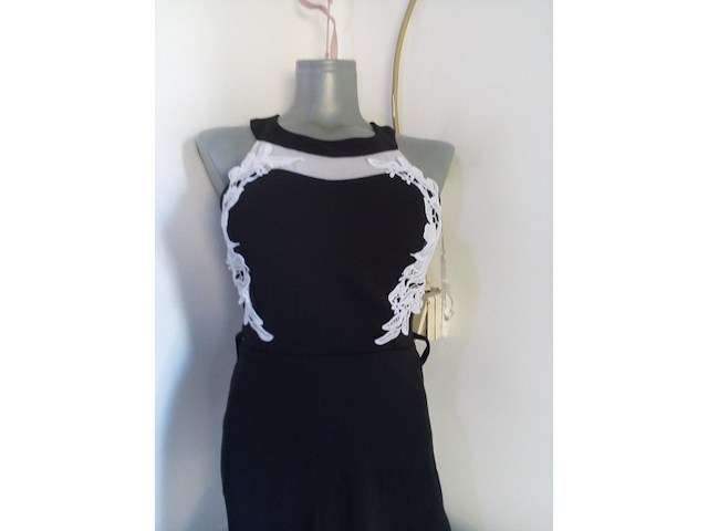 Nova K crna sirena haljina sa belom cipkom S/M