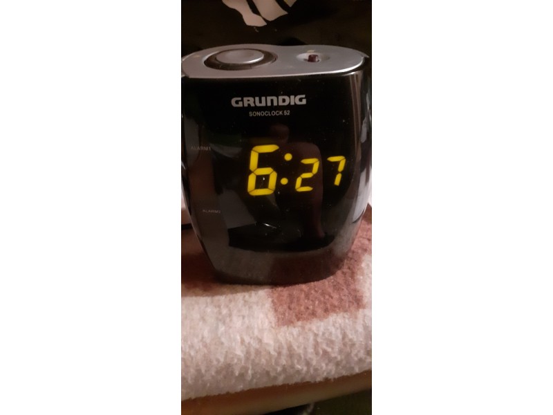 GRUNDIG Sono Clock 52 radio sat/alarm