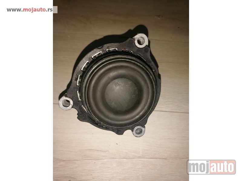 BMW F30 nosač motora desni 6859412 F20 F21 F22 F23 F10 F11 F15 F16 F31 F32 F33 F34 F35 F36