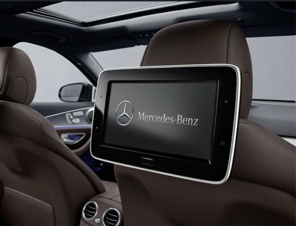 SNIŽENO ! Tablet za Mercedes novo A . 2021 god