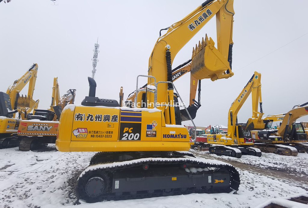 Komatsu PC200-8 bager guseničar