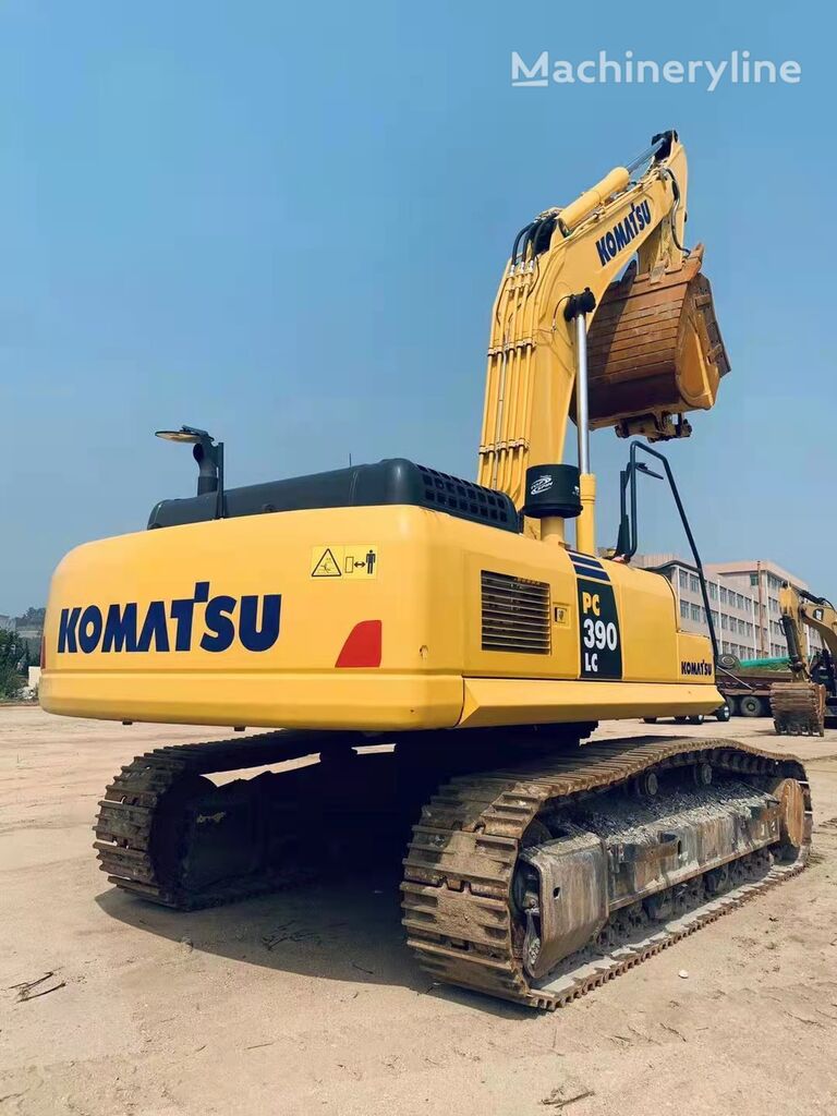 Komatsu 390 LC bager guseničar