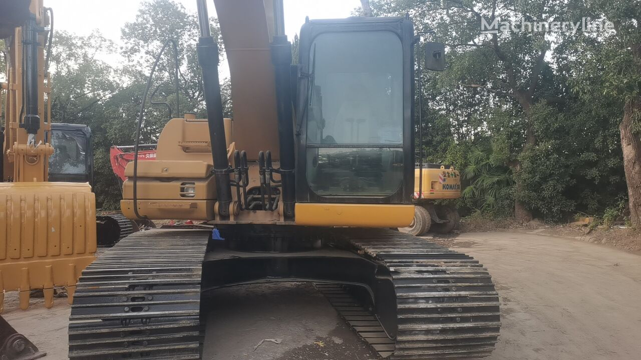 Caterpillar 320D bager guseničar