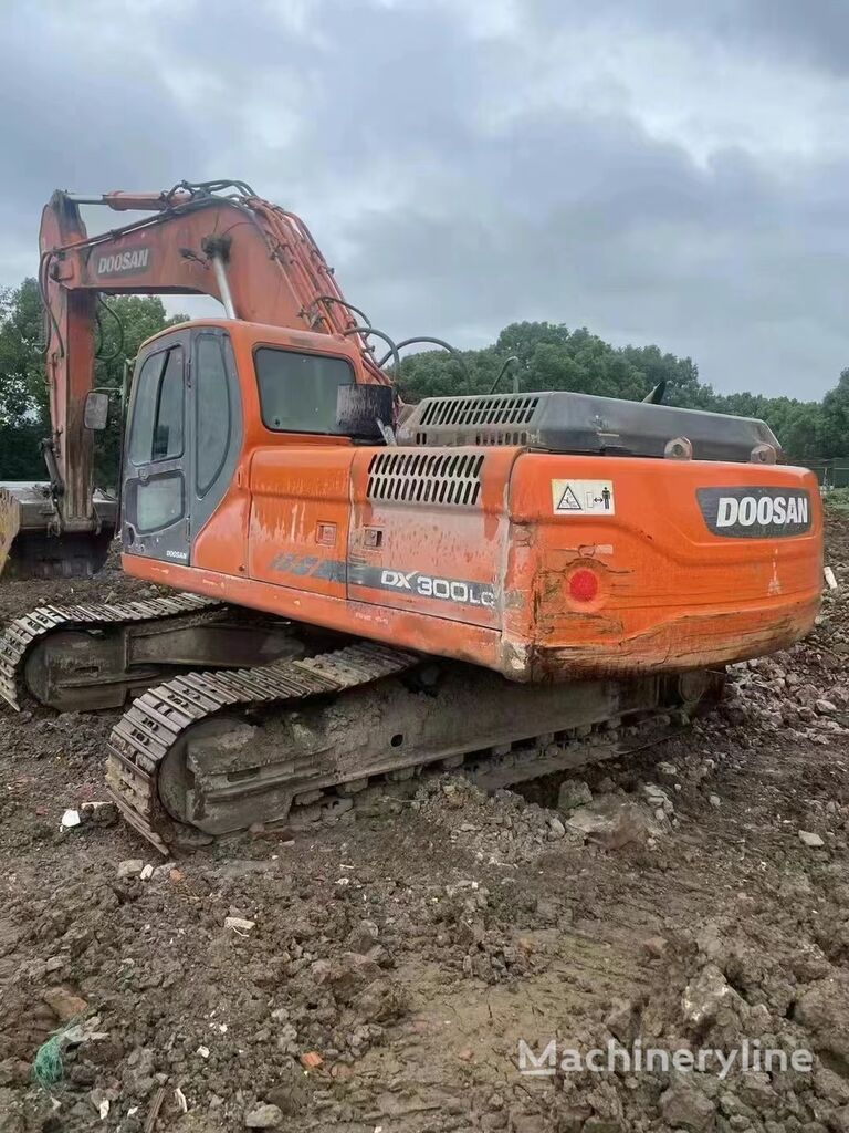 Doosan DX300 bager guseničar