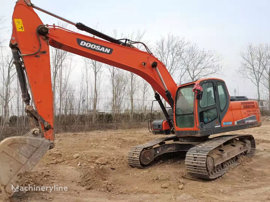 Doosan DX220LC bager guseničar