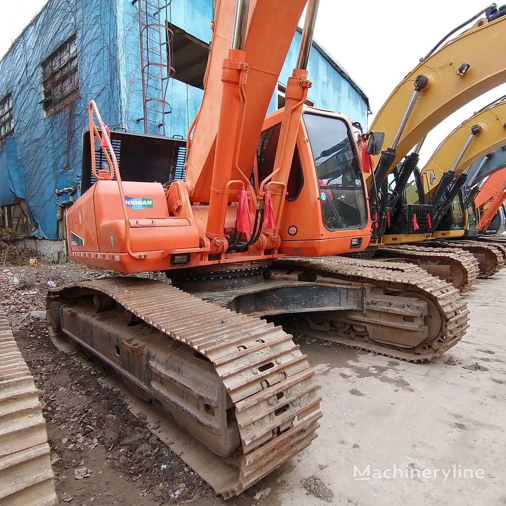 Doosan DX420 bager guseničar