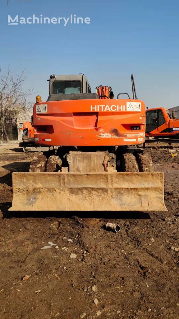 Hitachi ZAXIS 210W bager točkaš