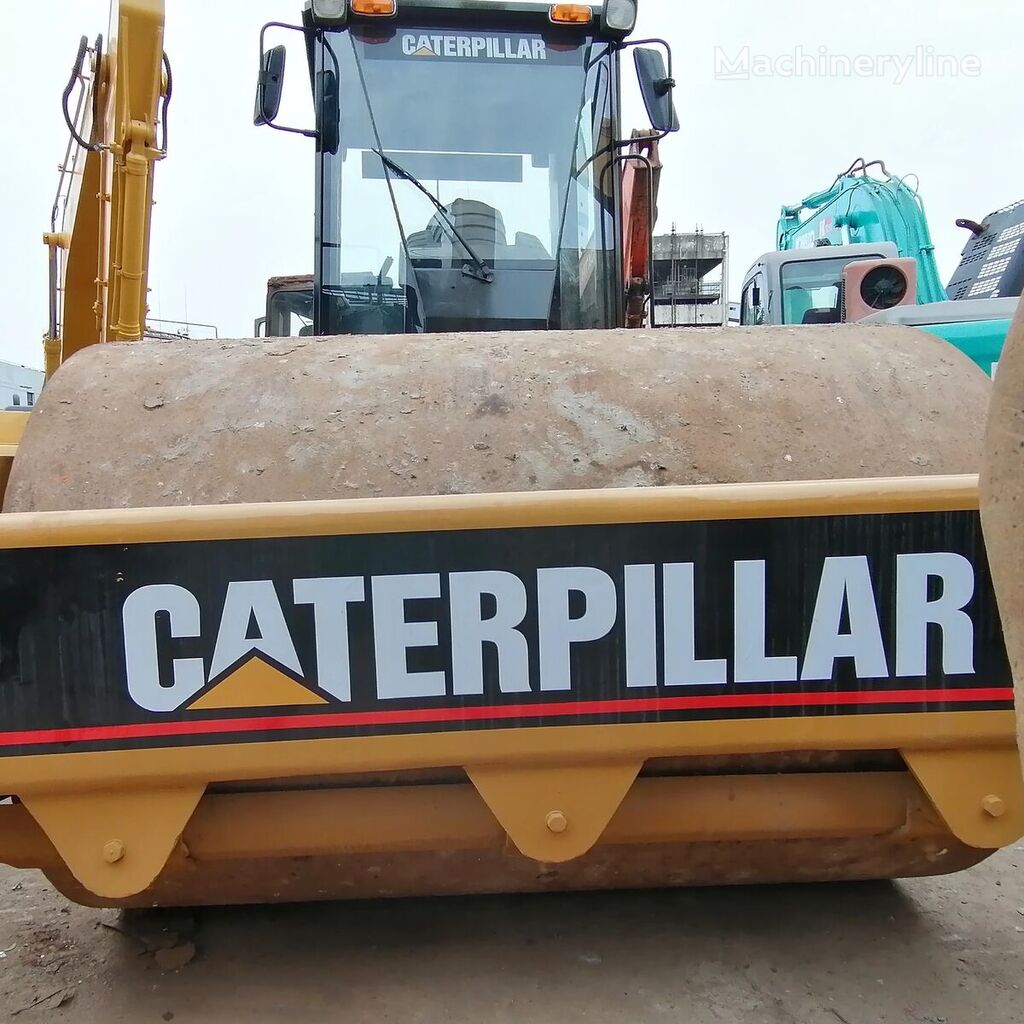 Novi Caterpillar CS-683E kompaktor s jednim valjkom