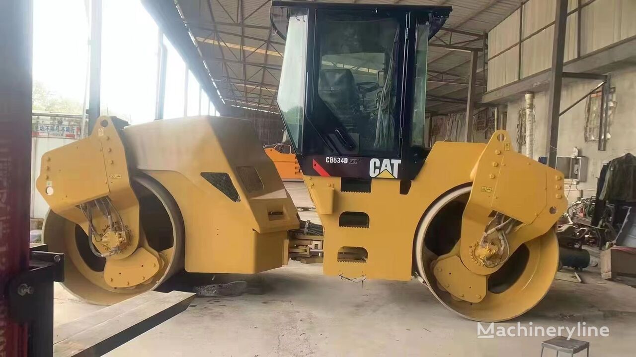 Caterpillar CB534D valjak za asfalt