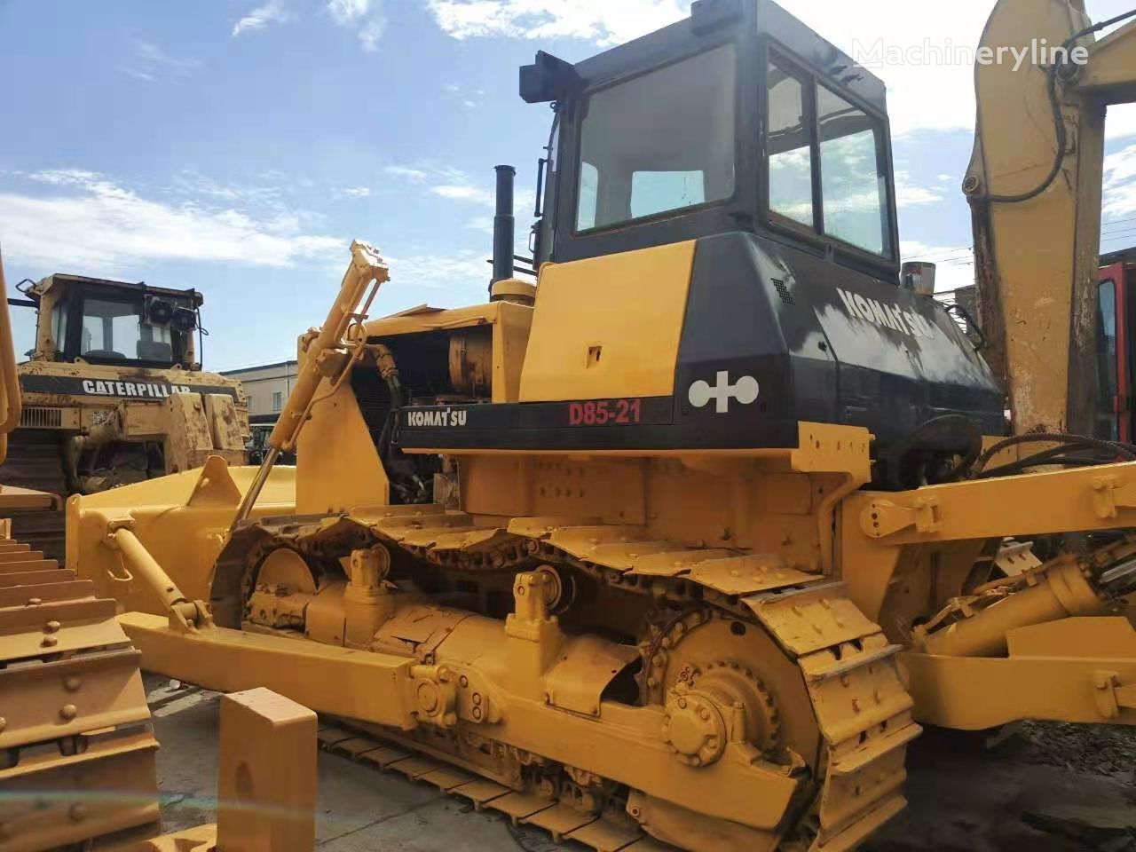 Komatsu D85A buldožer