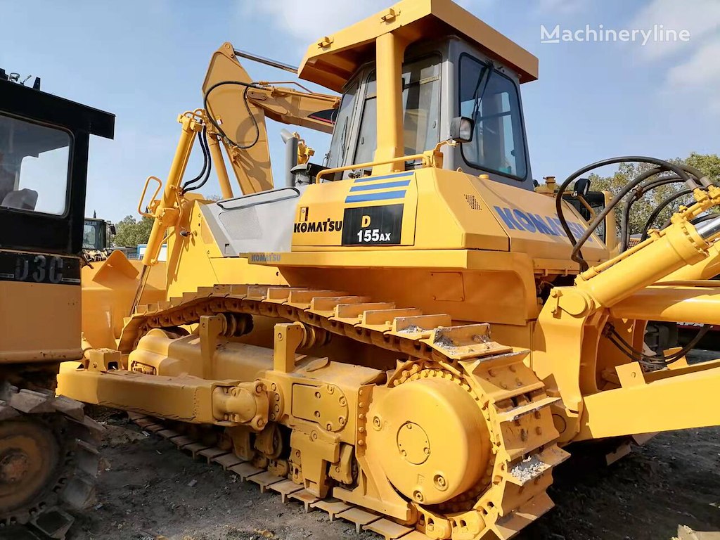 Komatsu D155AX buldožer