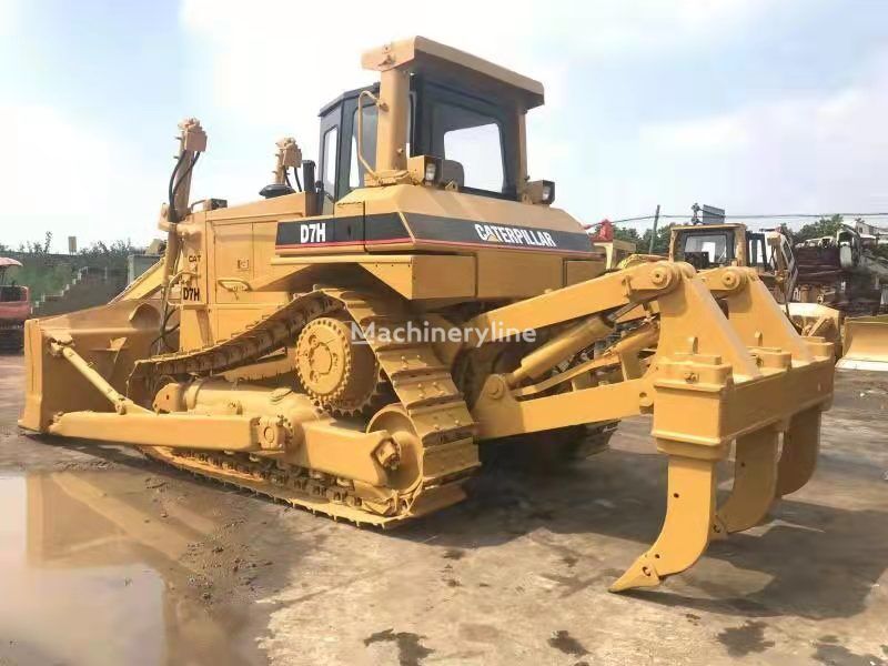 Caterpillar D7H buldožer