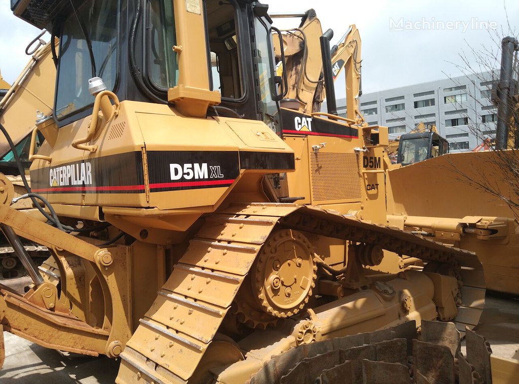 Caterpillar D5M buldožer