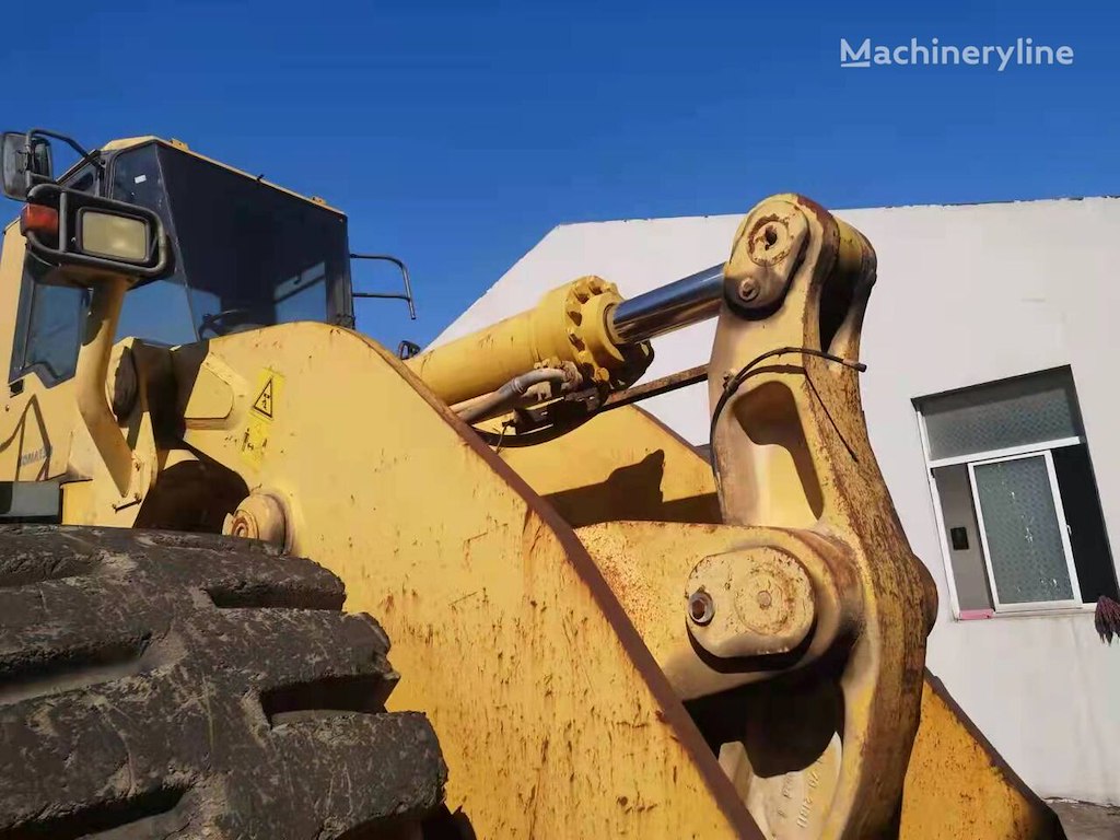 Komatsu WA600-3 prednji utovarivač