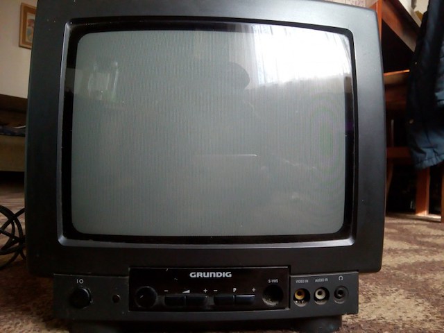 Mali mobilni televizor Grundig