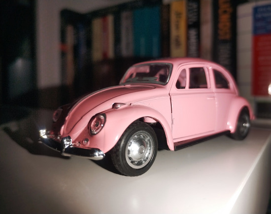 Igračka - Retro automobil buba (roze)