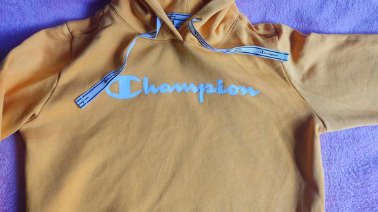 Champion duks sa kapuljačom