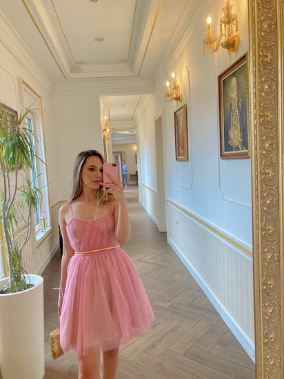 Roze haljina