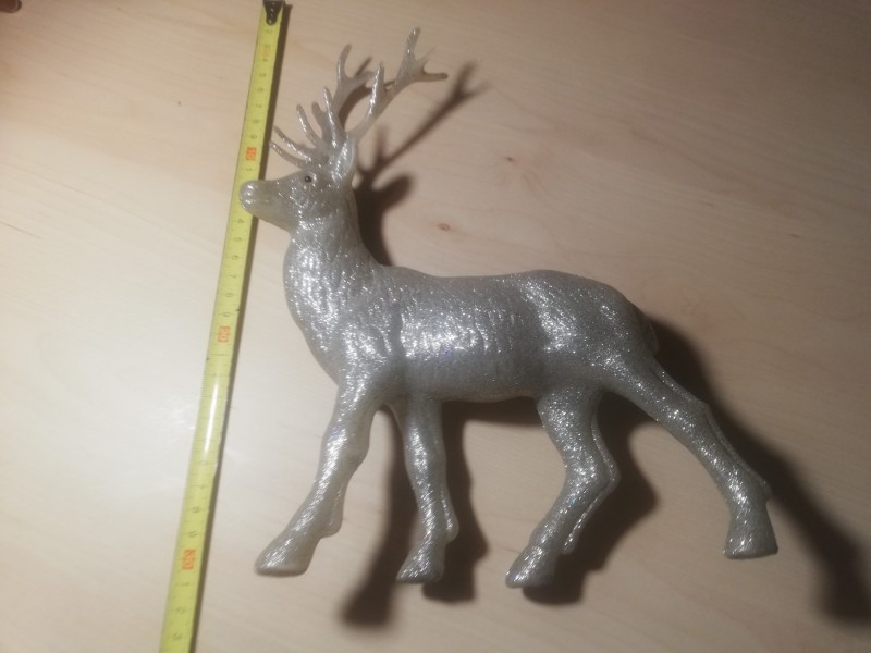 Novogodišnji jelen ili igračka Veoma dekorativno