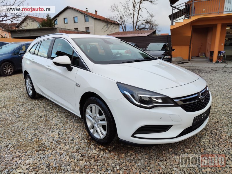 Opel Astra NAV LED TOOP