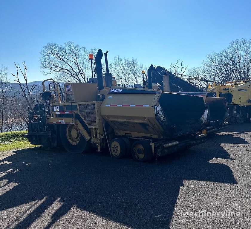 Caterpillar AP-800D asfaltni finišer točkaš