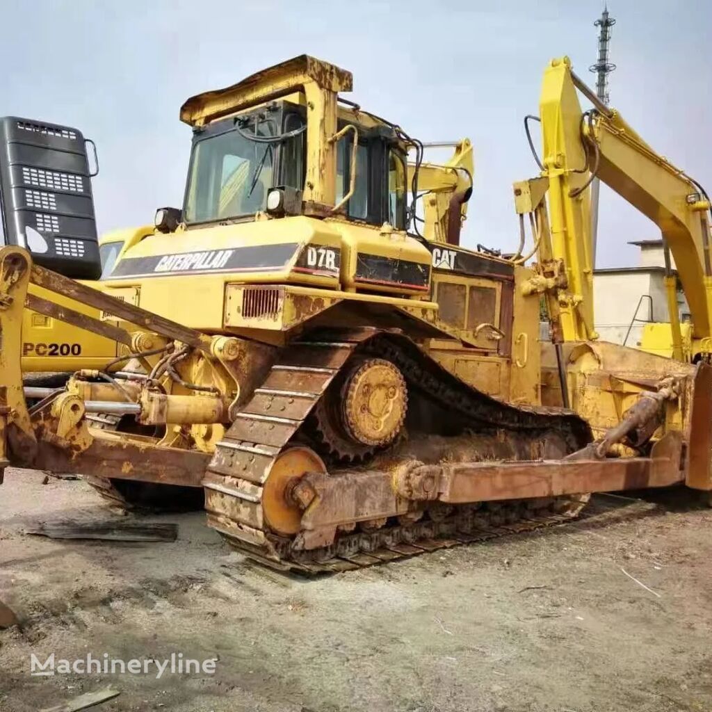 Caterpillar D7R buldožer